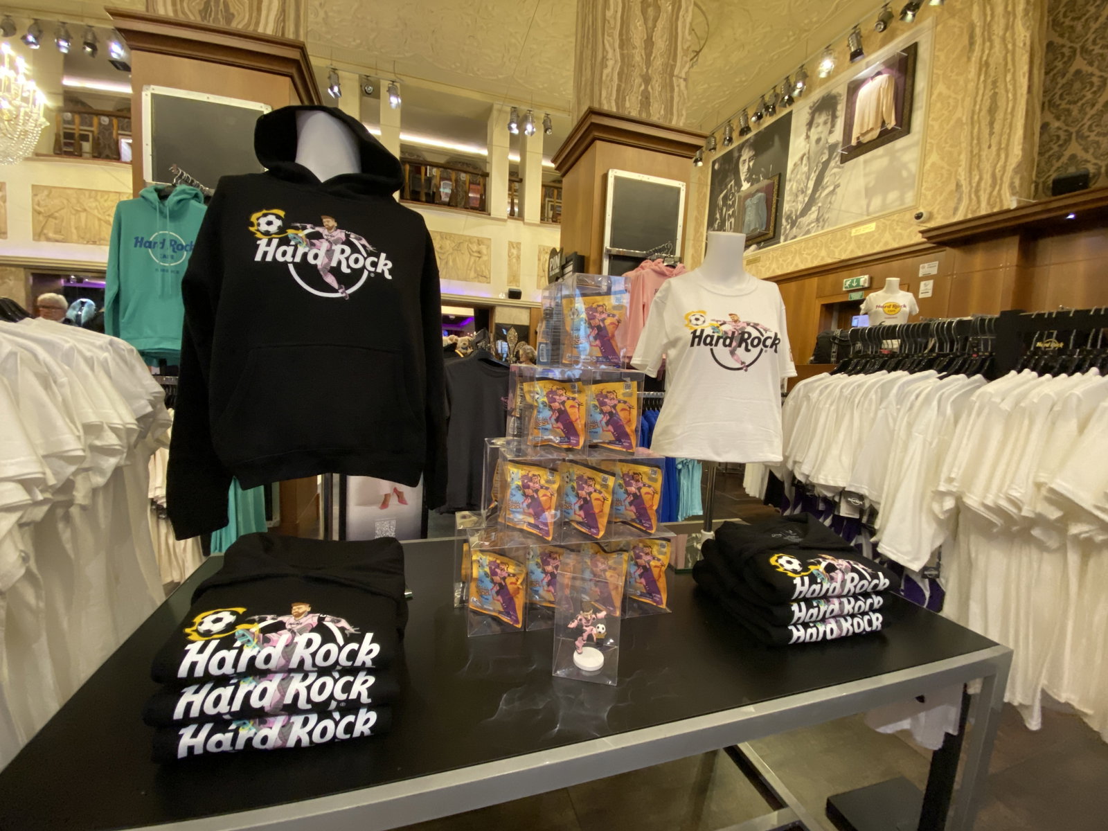 The Hard Rock Cafe in Florence: Enjoy Great Music, Food and Times at ...